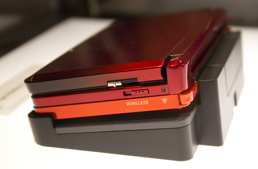 Nintendo 3DS: Nintendo 3DS Redesign Coming In 2012? - My Nintendo News