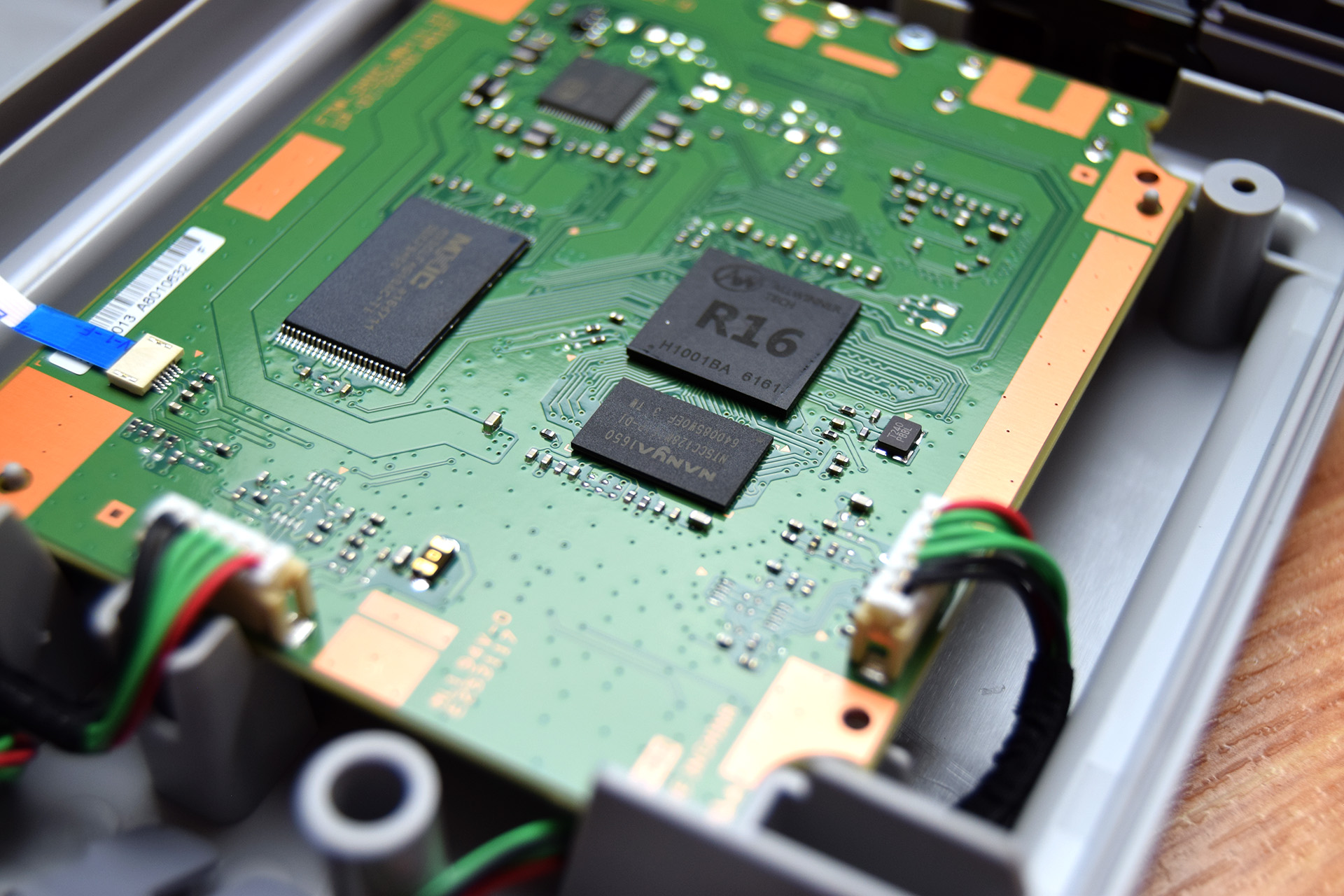 SNES Mini Teardown Confirms The Console Uses Identical Tech As NES Mini ...